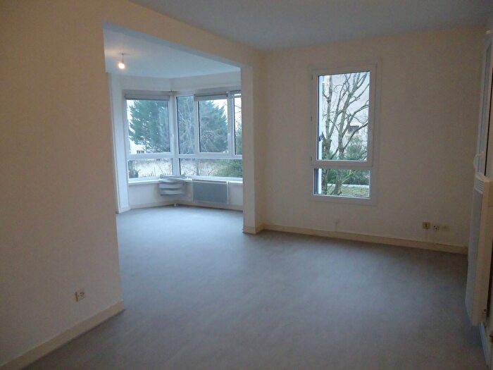 Appartement à louer - Nevers - 3 pièces - 2 chambres