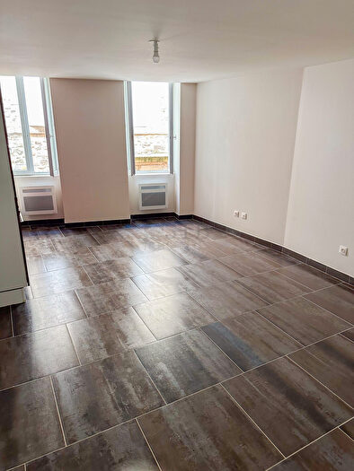 Appartement à louer - Aubenas, Centre-ville - 2 pièces - 1 chambre