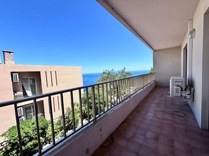 Appartement à louer - San-Martino-di-Lota - 3 pièces - 2 chambres