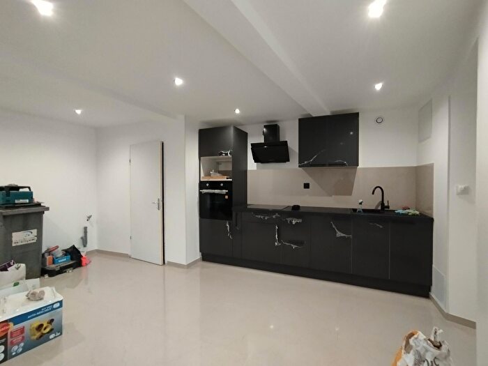 Maison à louer - Saint-Chamond - 2 pièces - 1 chambre