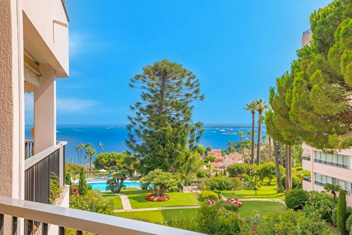 Appartement 3 pièces à vendre à Cannes, Californie Pezou
