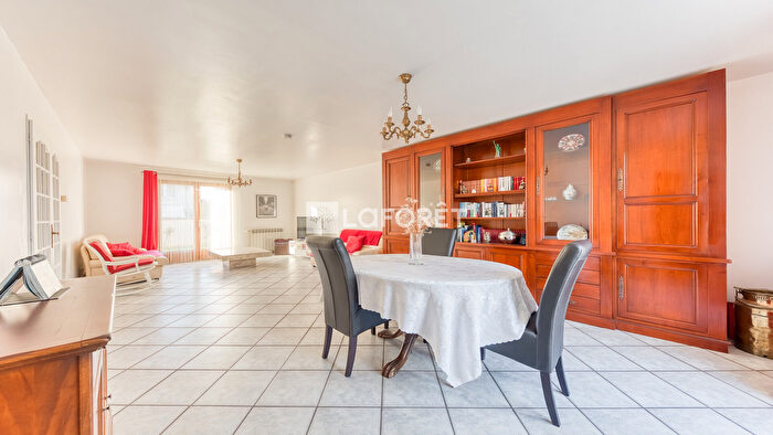 Maison à vendre - Roissy-en-Brie - 6 pièces - 4 chambres