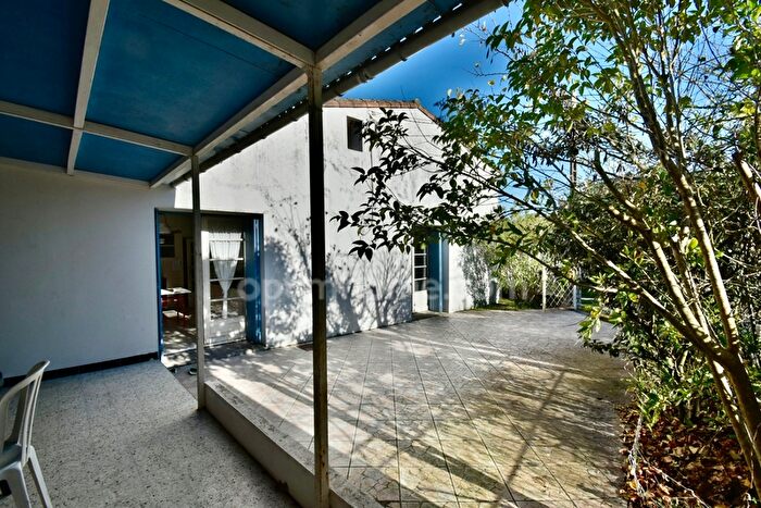 Maison à vendre - Saint-Palais-sur-Mer - 6 pièces - 4 chambres