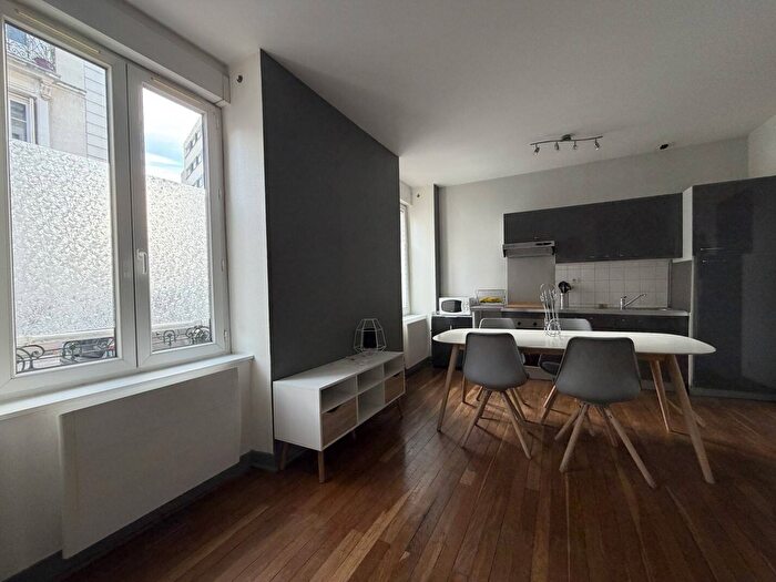 Appartement à louer - Centre-Halles Carnot, Limoges - 2 pièces - 1 chambre