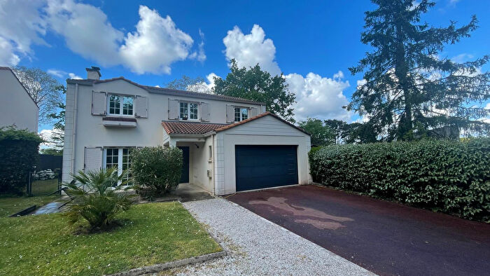 Maison à vendre - Vertou, Les Coteaux de Sèvre, Le Chêne, Portillon, La Forêt - 6 pièces - 4 chambres
