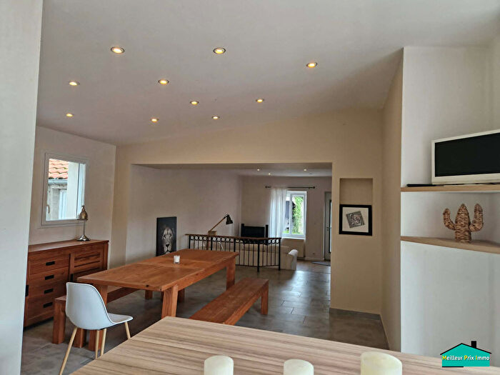 Maison 3 pièces à Saint-Étienne-de-Mer-Morte, à louer