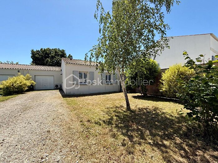 Maison 3 pièces à Corme-Royal, à vendre