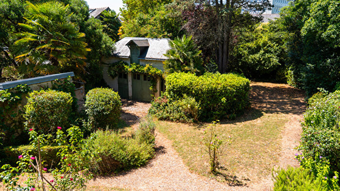 Maison à louer - Angers, Centre-ville, La Fayette - 11 pièces - 6 chambres