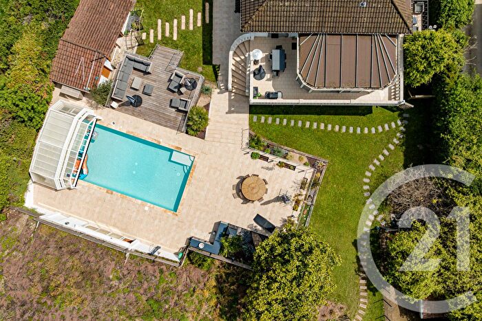 Maison 8 pièces à Veurey-Voroize, à vendre