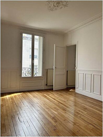 Appartement 3 pièces à Courbevoie, Hôtel de ville, à louer