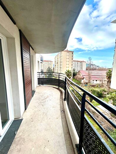 Appartement à louer - Marseille ème arrondissement - 3 pièces - 2 chambres