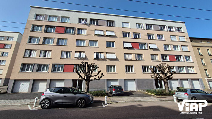 Appartement à vendre - Limoges, Centre-ville, Hôtel de Ville, Emailleurs - 4 pièces - 3 chambres