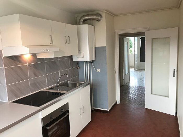 Appartement 4 pièces à Saint-Martin-d'Hères, Croizat, à louer