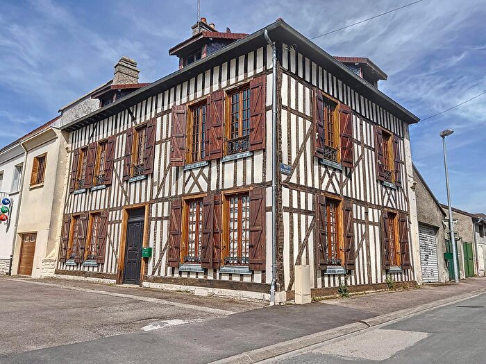 Maison à vendre - Arcis-sur-Aube - 6 pièces - 4 chambres