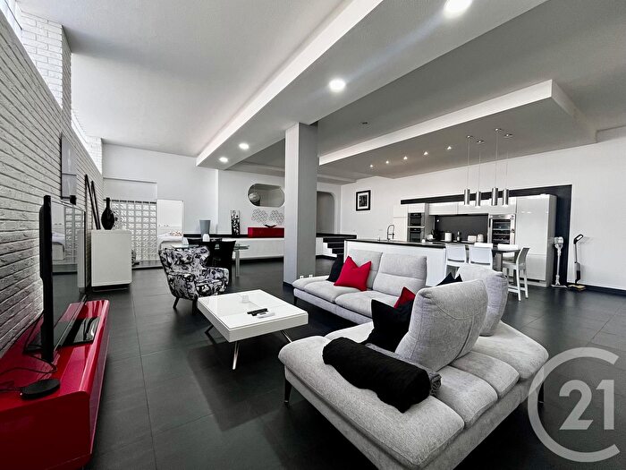 Appartement à vendre - Schiltigheim, Vieux Schilick, Centre-ville, Nouvelle Cité - 5 pièces - 4 chambres