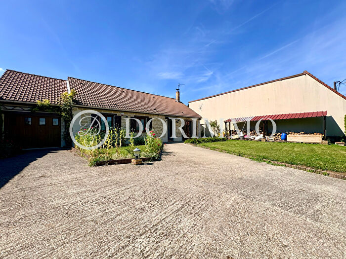 Maison 5 pièces à Guignecourt, à vendre