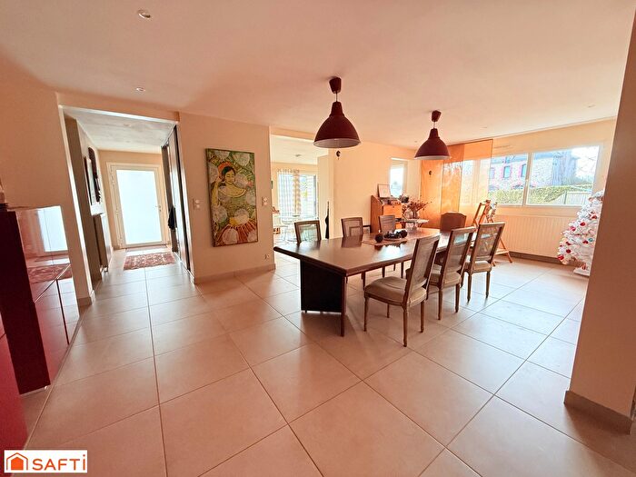 Réguiny : Maison 12 pièces à vendre