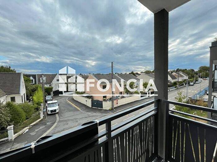 Appartement à louer - Mairie Rouxel-Sud Est, Pontault-Combault - 3 pièces - 2 chambres