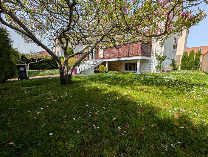 Maison 7 pièces à vendre - Les Clayes-sous-Bois, Centre-ville