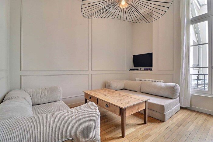 Appartement à louer - Saint Gervais, Paris ème arrondissement - 2 pièces - 2 chambres