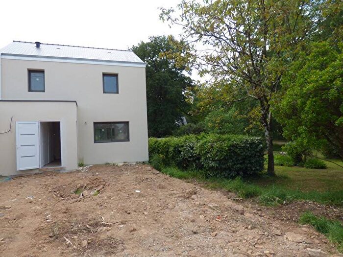 Maison 5 pièces à Bains-sur-Oust, à louer