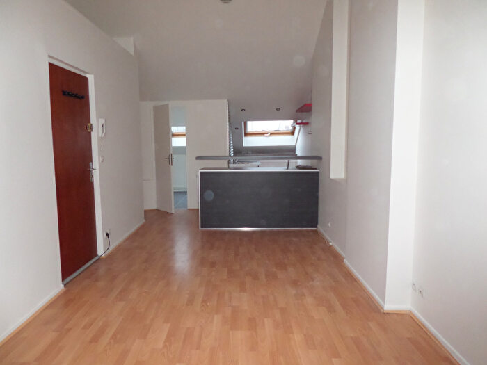 Appartement à louer - Reims, Europe, Chemin Vert - 2 pièces - 1 chambre