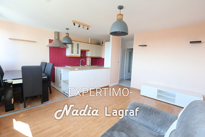 Villeneuve-la-Garenne, Nord : Appartement 3 pièces à louer