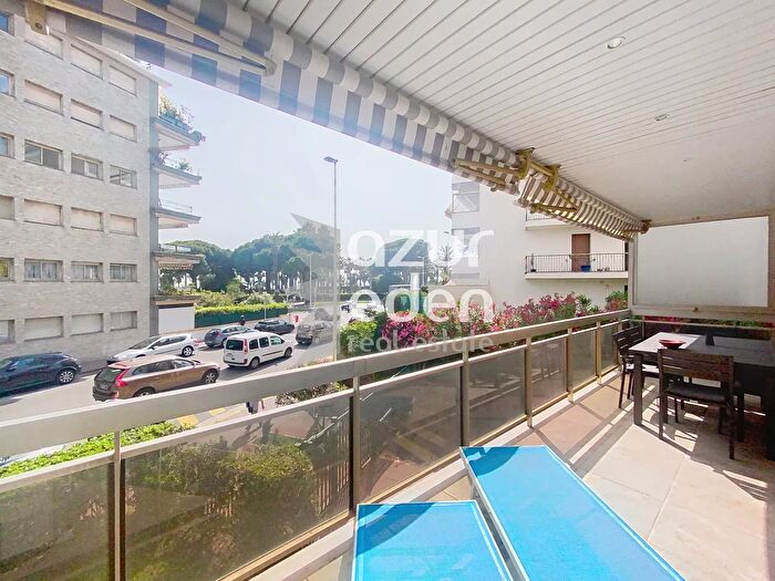 Appartement à vendre - Cannes, Pointe Croisette - 3 pièces - 2 chambres