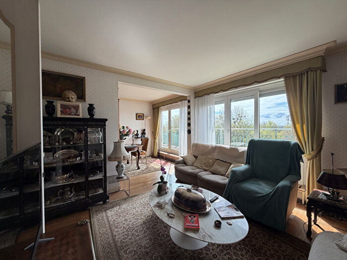 Pont-Sainte-Marie : Appartement 4 pièces à vendre