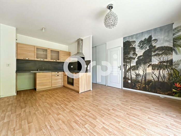 Mantes-la-Jolie, Val Fourré : Appartement 2 pièces à vendre