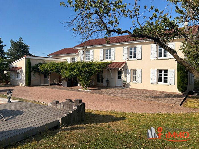 Maison 8 pièces à vendre à Montbrison