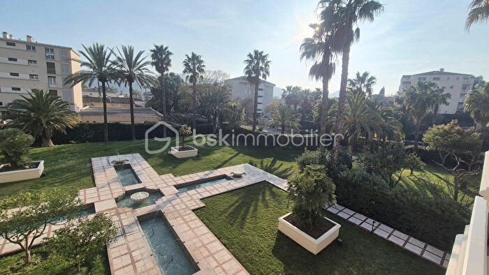 Appartement à vendre - Hyères, Maurels - 3 pièces - 2 chambres