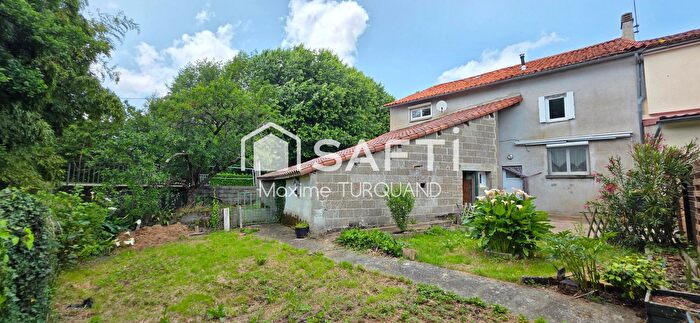 Maison à vendre - La Forêt-sur-Sèvre - 5 pièces - 2 chambres