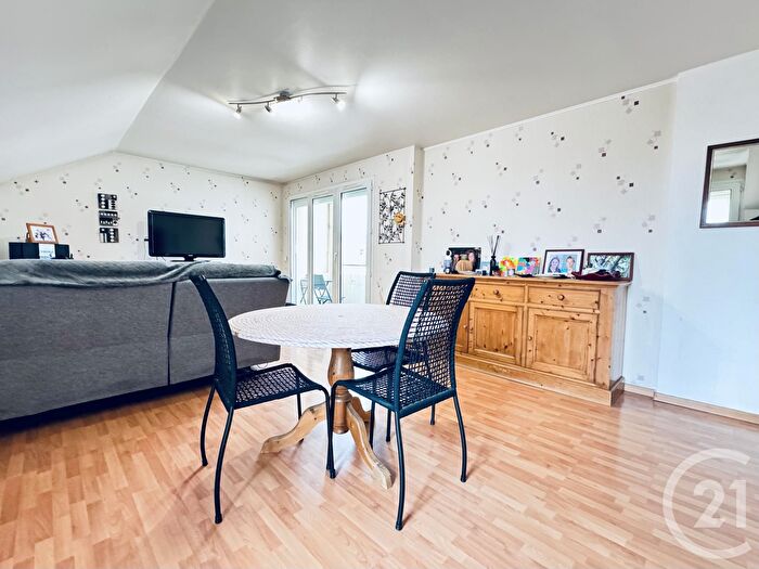 Appartement à vendre - Livry-Gargan, Zones Commerciales - 4 pièces - 3 chambres