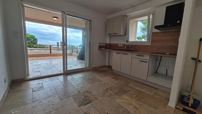 Appartement à louer - Marseille e , Les Aygalades - 2 pièces - 1 chambre