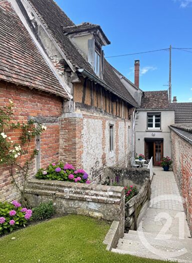 Maison à vendre - Éragny-sur-Epte - 10 pièces - 5 chambres