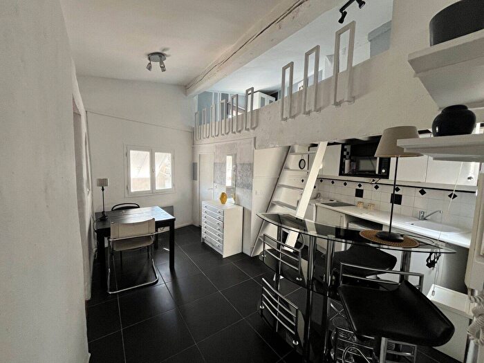 Appartement à louer - Centre Historique, Montpellier - 1 pièce