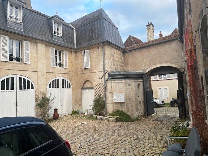 Maison à vendre - Bourges, Centre-ville, Charlet, Lahitolle, Pignoux, Sembat - 17 pièces - 11 chambres