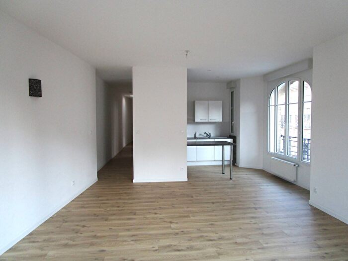 Appartement à louer - Centre Ville, Reims - 5 pièces - 3 chambres