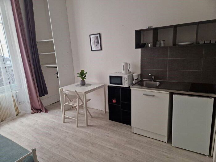 Appartement à louer - Marche, Vichy - 1 pièce