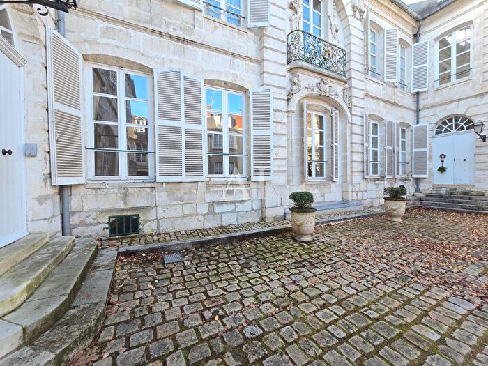 Appartement à vendre - Bourges, Centre-ville, Charlet, Lahitolle, Pignoux, Sembat - 4 pièces - 3 chambres