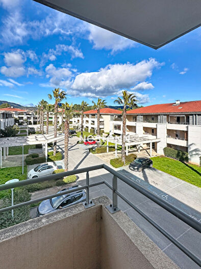 Appartement à louer - Roquebrune-sur-Argens, La Bouverie - 3 pièces - 2 chambres