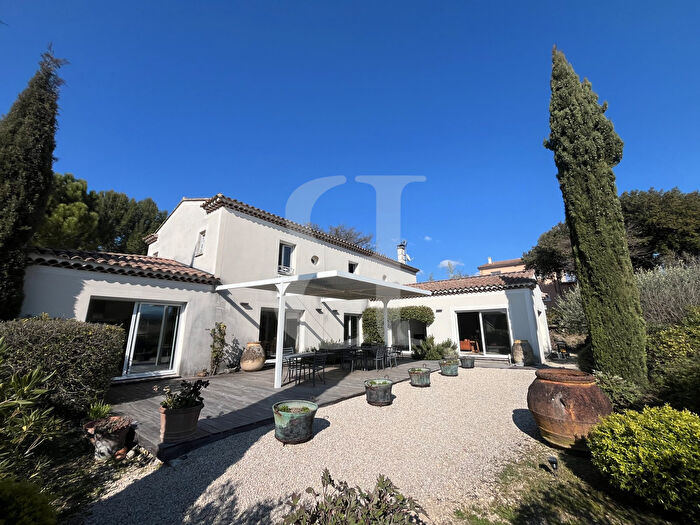 Maison à vendre - Pernes-les-Fontaines - 8 pièces - 6 chambres