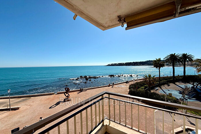Appartement 3 pièces à Antibes, Coeur de ville, à vendre