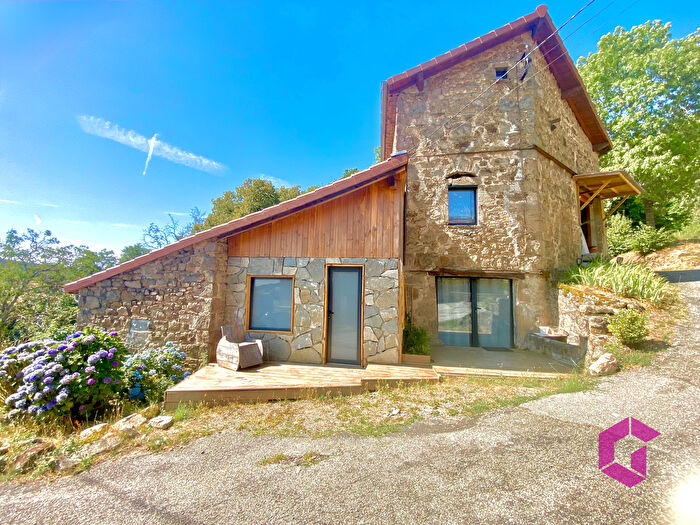 Saint-Julien-Molin-Molette : Maison 16 pièces à vendre