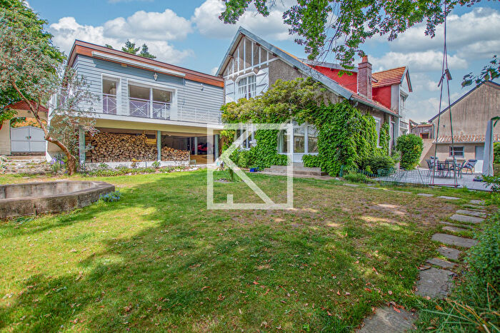 Maison à vendre - Briollay - 11 pièces - 7 chambres