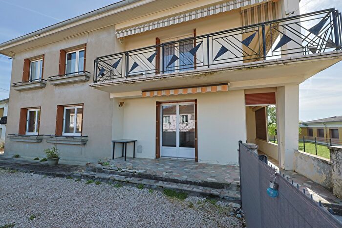 Appartement 4 pièces à Saint-Trivier-de-Courtes, à vendre