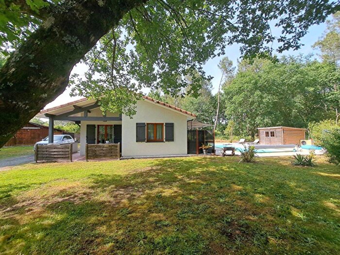 Maison 6 pièces à Saugnac-et-Muret, à louer