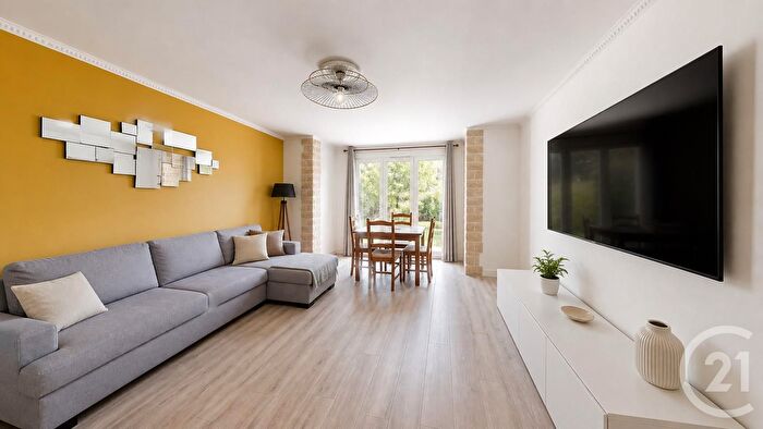 Maison 4 pièces à vendre - Aubervilliers, Centre-ville, Victor Hugo