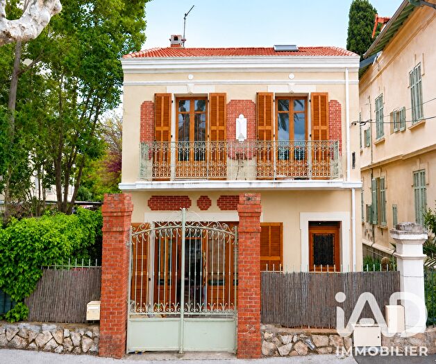 Hyères, Centre-ville : Maison 3 pièces à vendre